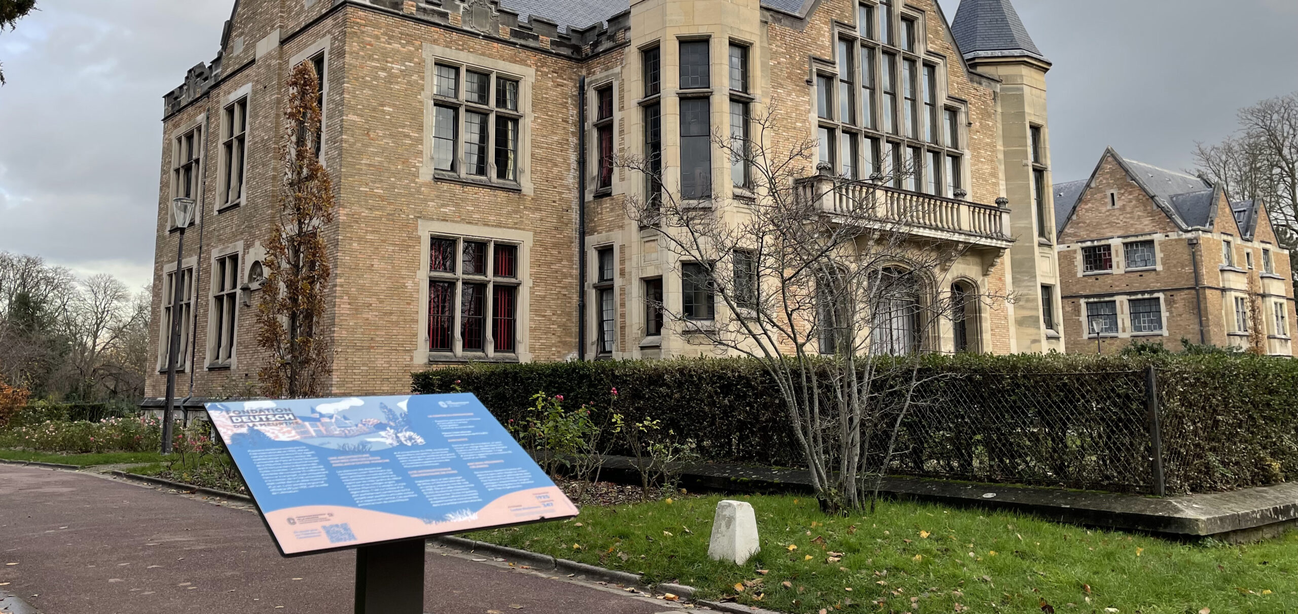 Une nouvelle signalétique patrimoniale dans le parc - CIUP